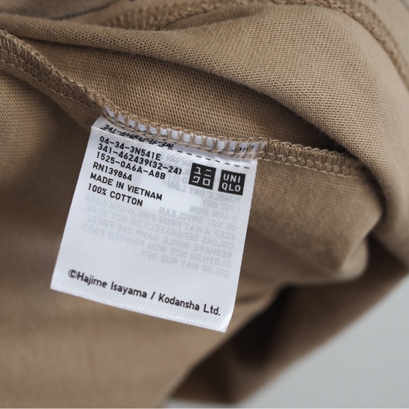 Uniqlo | Shirts | Attack On Titan The Rumbling Begins Uniqlo Streetwear ...